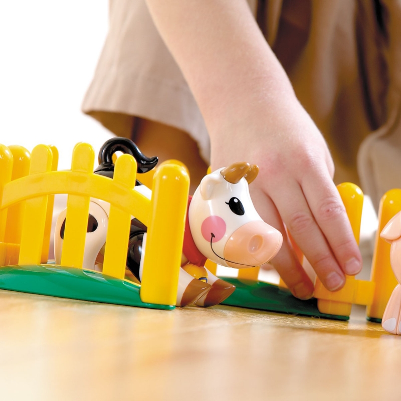 Farm Animals-Cow & Piglet Set - First Friends - Products - Tolo Toys ...