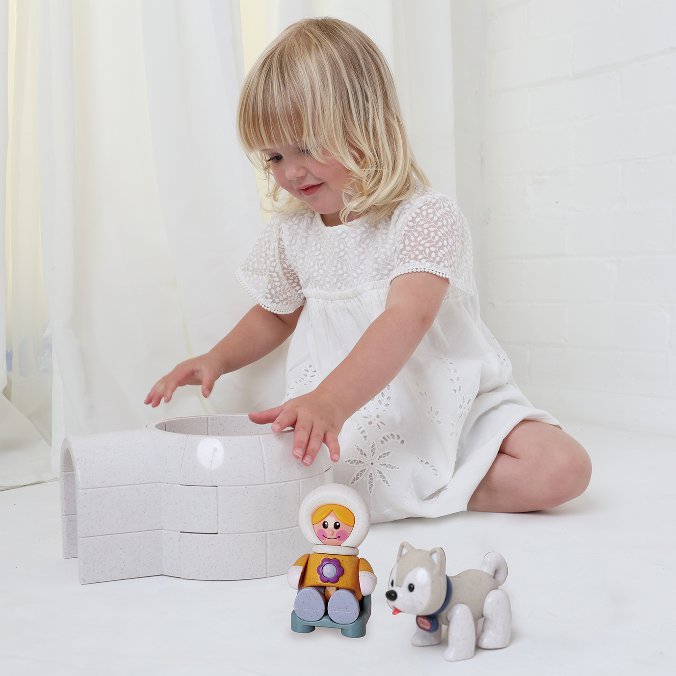 Bio First Friends Igloo Set - Tolo Bio - Products - Tolo Toys | Award ...